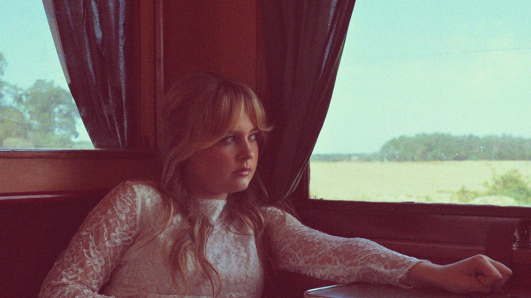 MARGAUX FLAVET SLÄPPER DEBUTSINGELN “HATELESS” I SAMARBETE MED FRIENDS ...